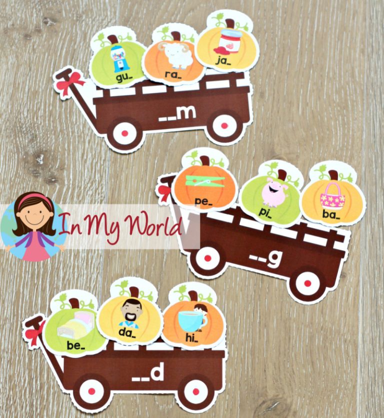 Thanksgiving Literacy Centers for Kindergarten - In My World